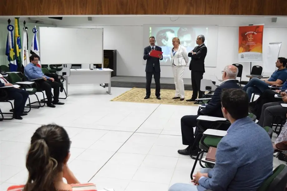 Presidente prima por transparência e acessibilidade durante encontro ...